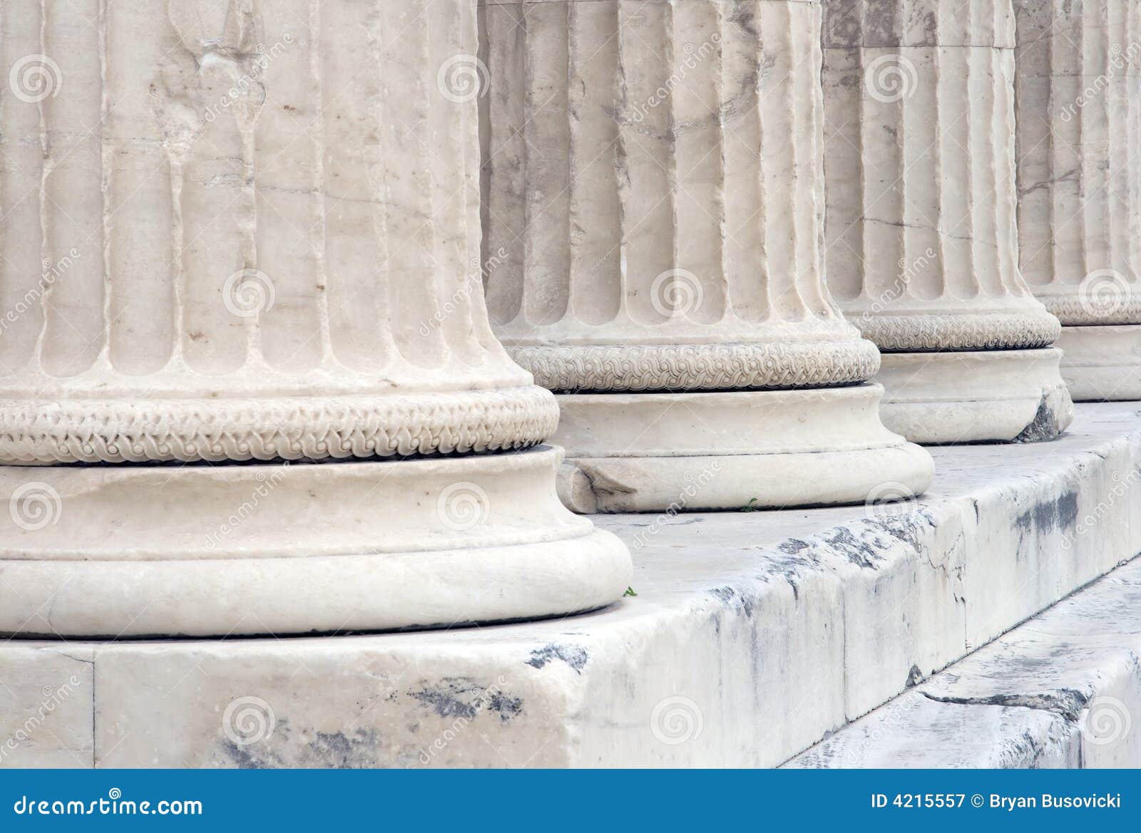 Grekiska kolonner fotografering för bildbyråer. Bild av stängning - 4215557