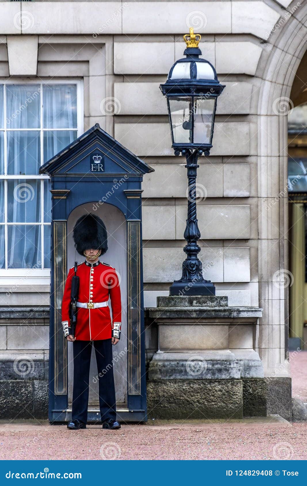 A Grenadier Guard On Duty And Two Sentry Boxes Outside Buckingham ...