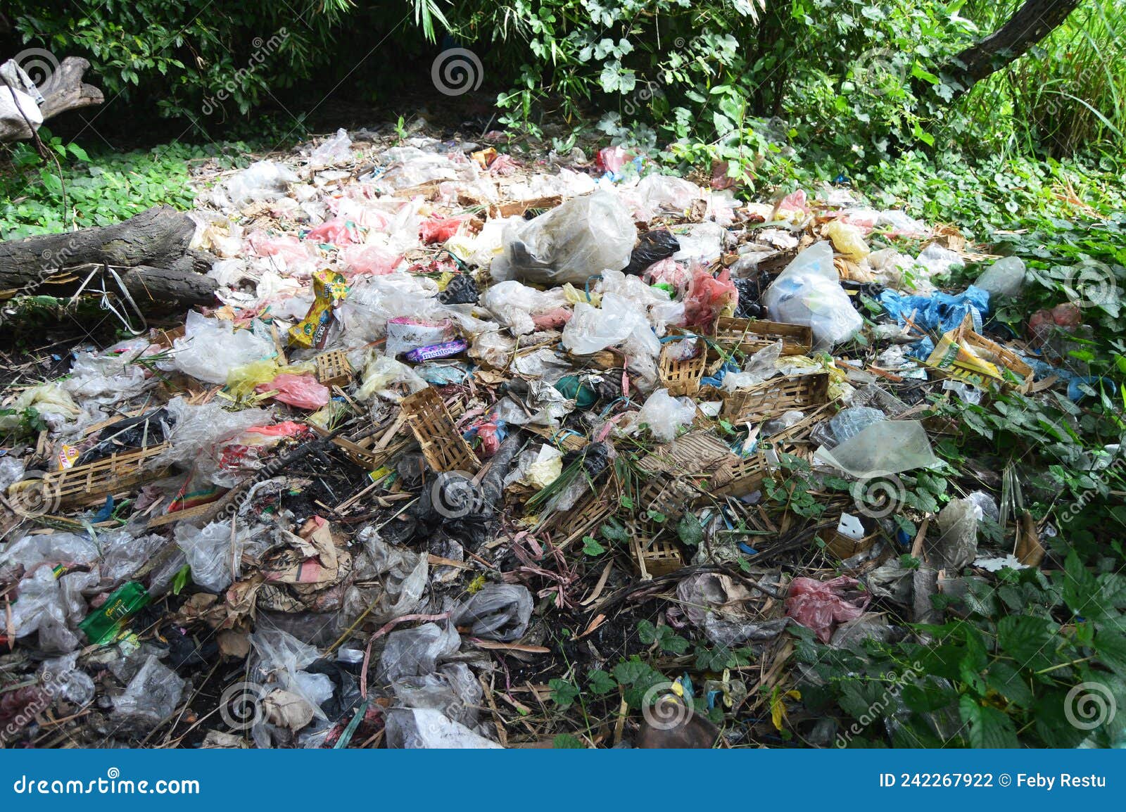 The Appearance of Piled Up Garbage. Cause of Environmental Pollution ...