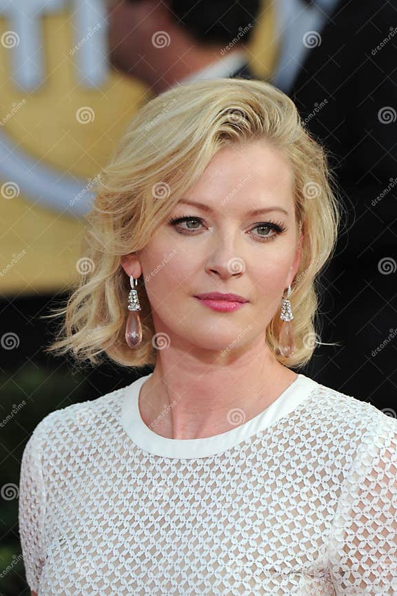 Gretchen mole image éditorial. Image du earrings, chemises - 45535840