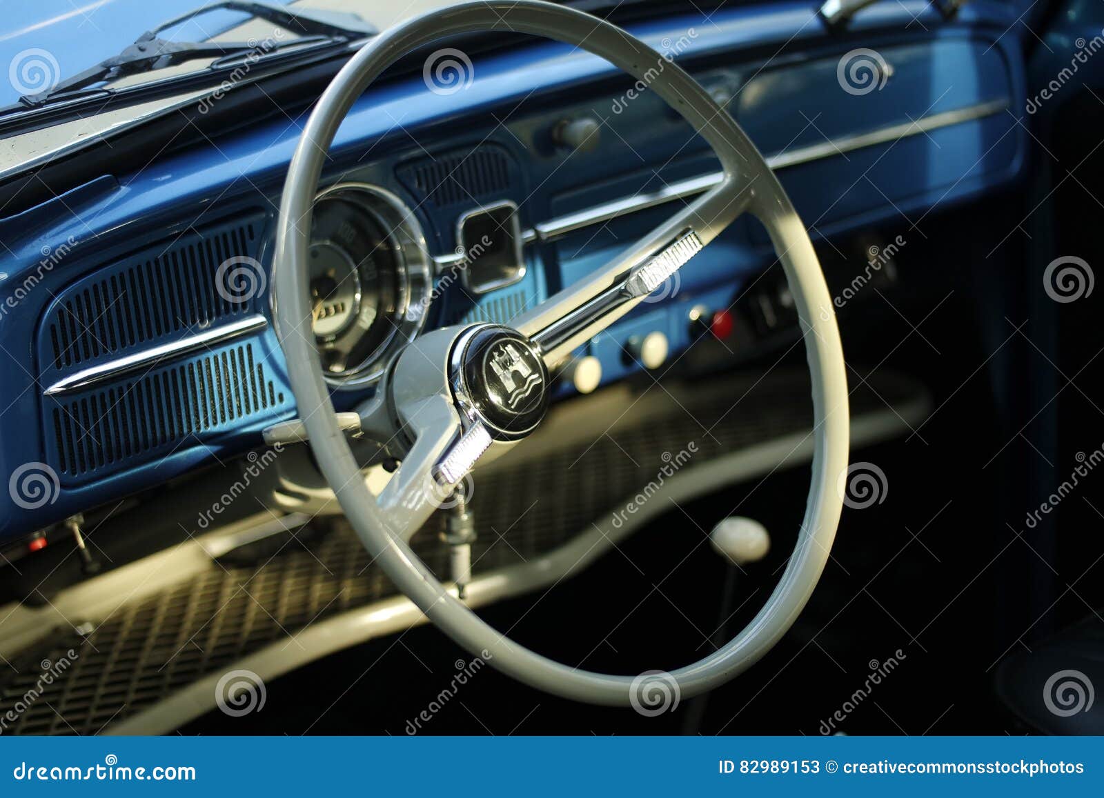 Grey Classic Car Steering Wheel Picture. Image: 82989153