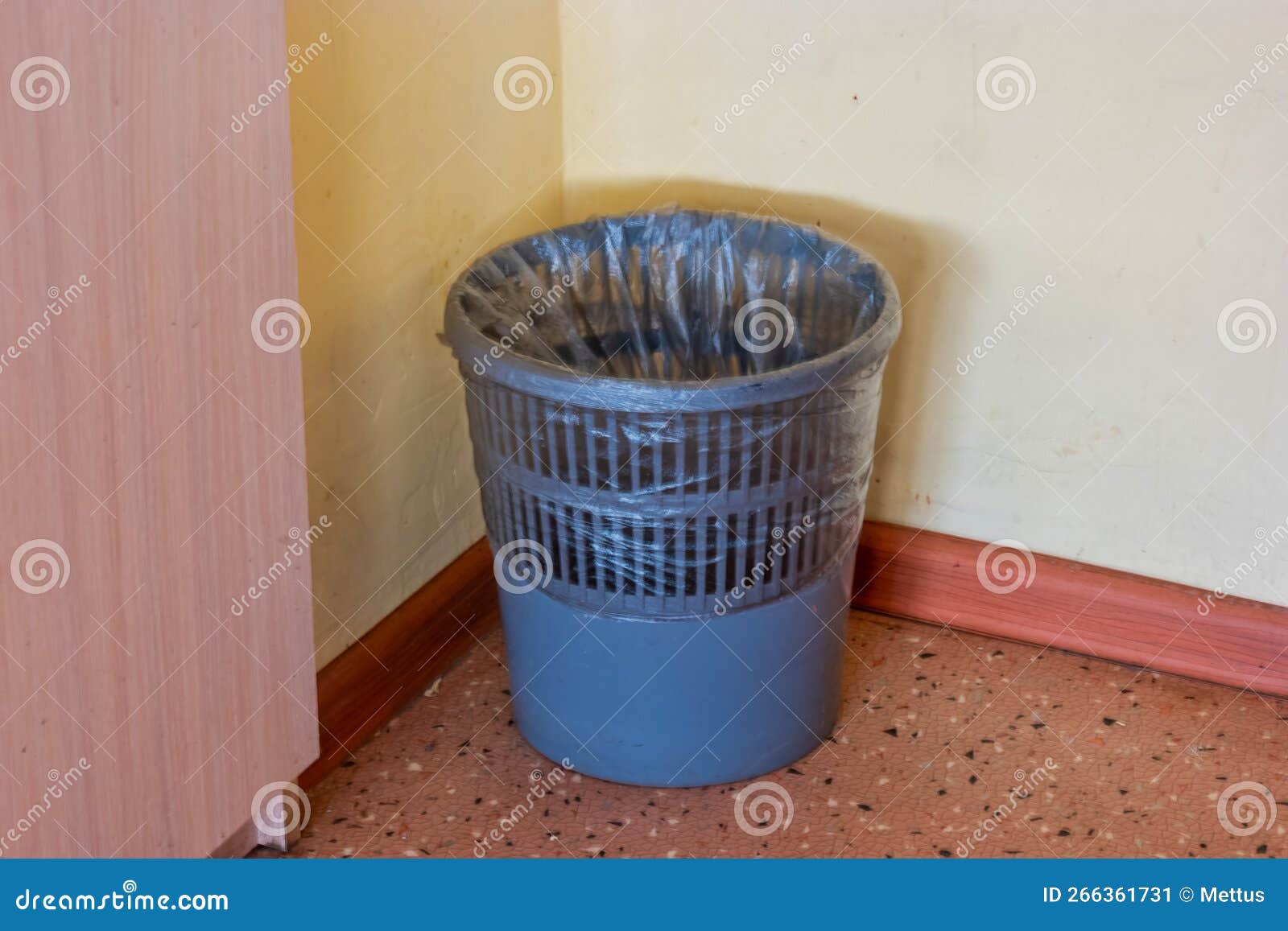 Plastic Bin with the Black Clear Plastic Bag Inside for Use in the ...