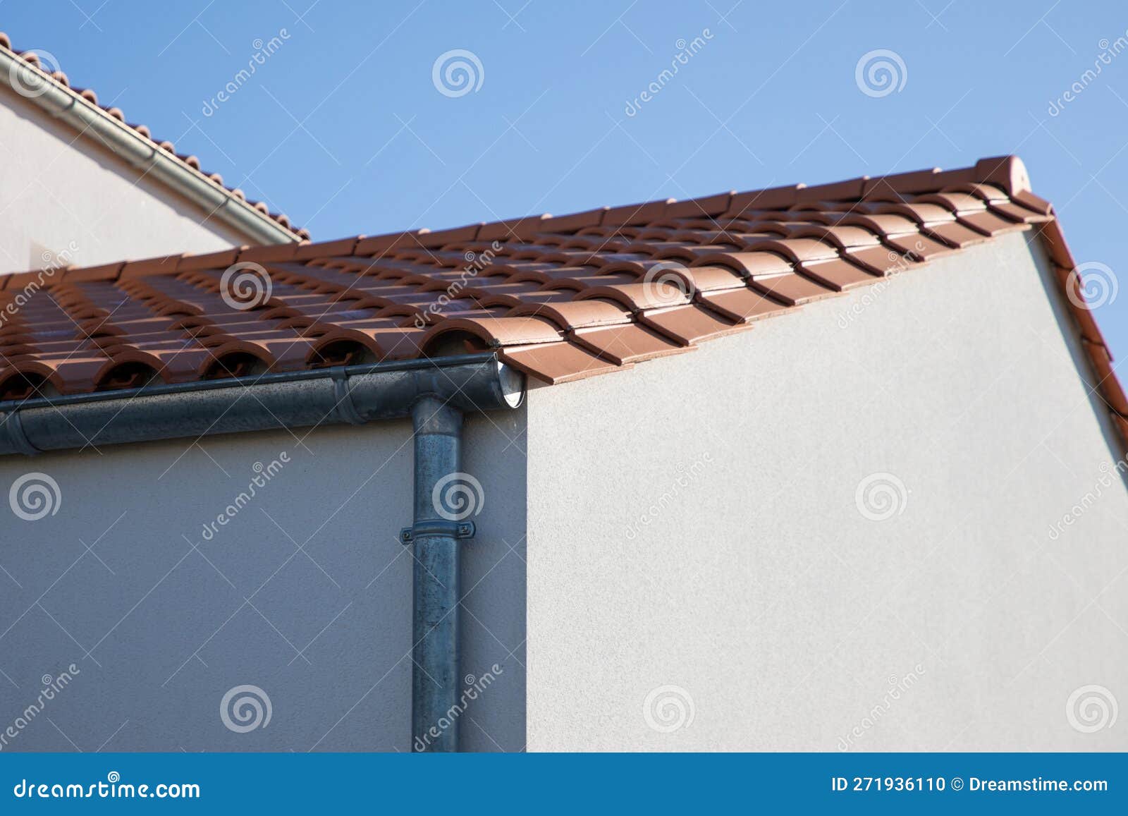 Grey Round Silver Aluminium Gutter System Corner House Facade Stock ...