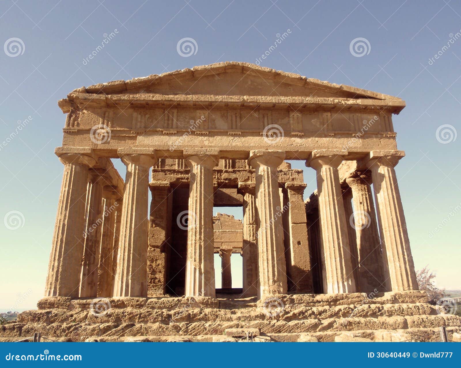 Griechischer Tempel stockbild. Bild von anblick, akropolis - 30640449