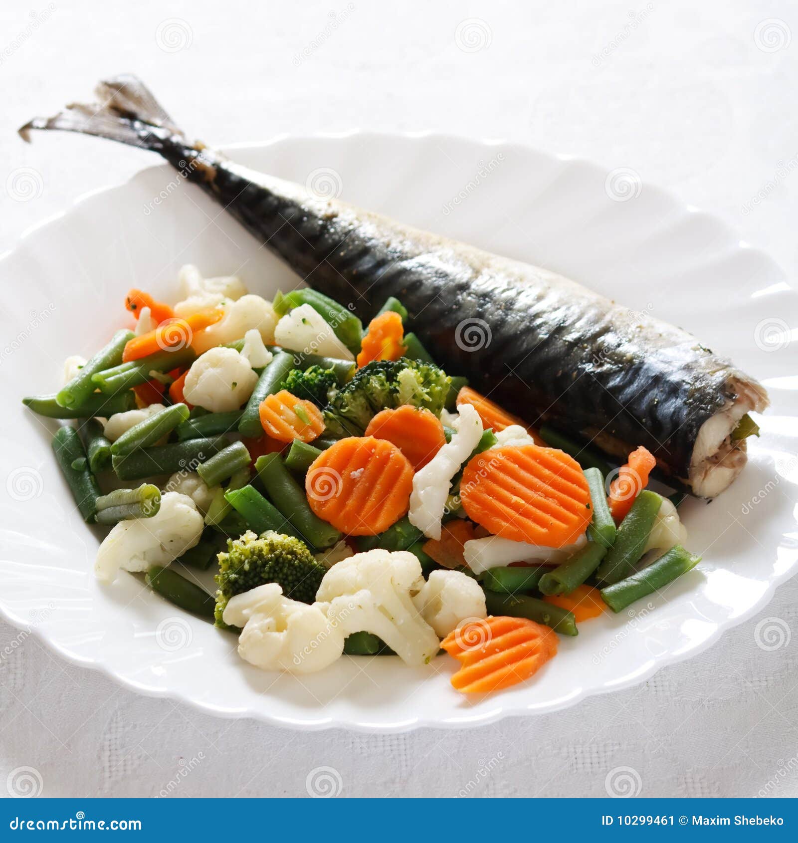 Grill Fish with Vegetables stock image. Image of herb - 10299461