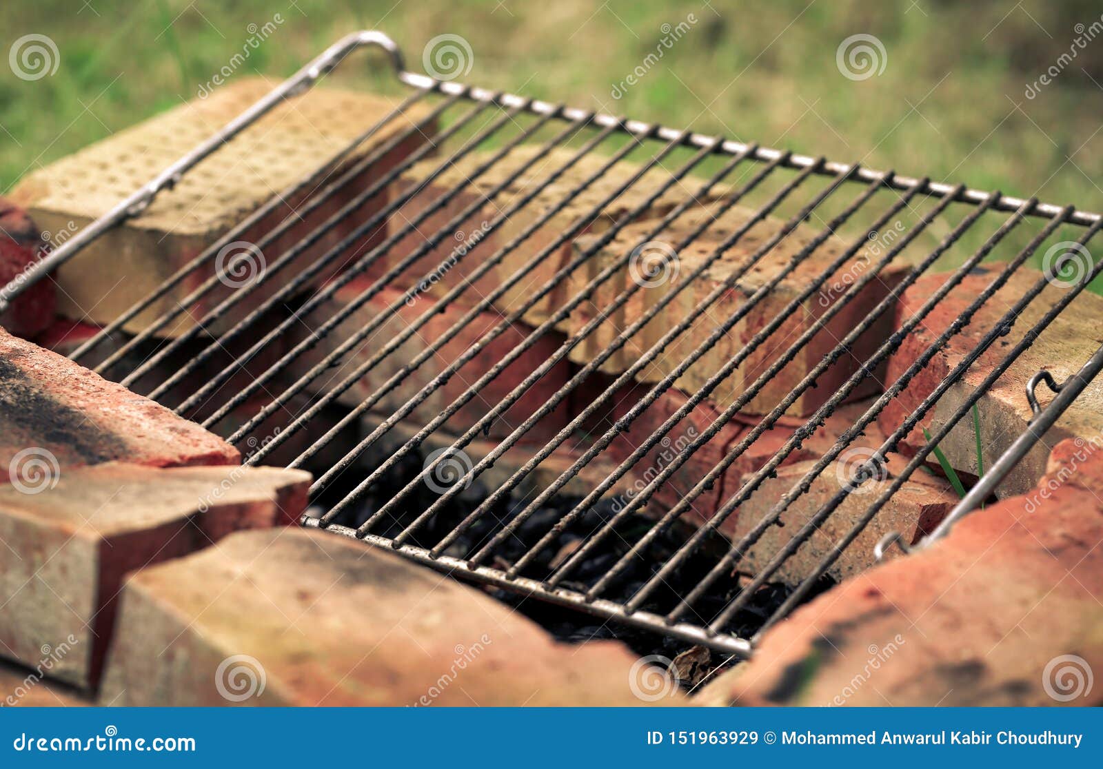 Grill grid outdoor stock image. Image of garden, barbecue - 151963929