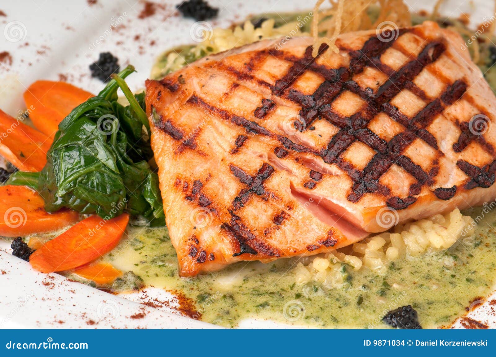 Grillad lax arkivfoto. Bild av morot, kulinariskt, sunt - 9871034