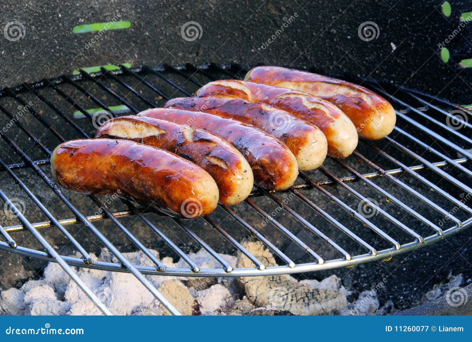 Grillbratwurst stockbild. Bild von braten, kochen, essen - 11260077