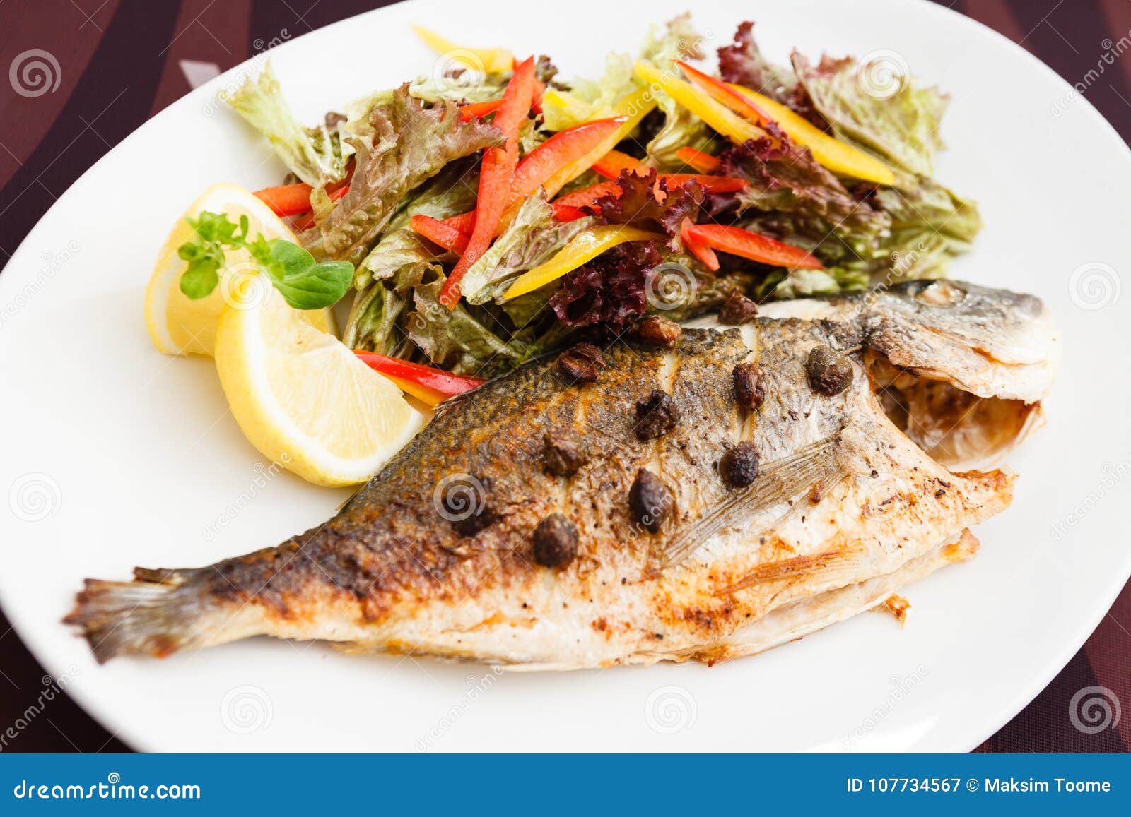 Grilled Gilt-head Bream Fish Stock Image - Image of leaves, dinner ...