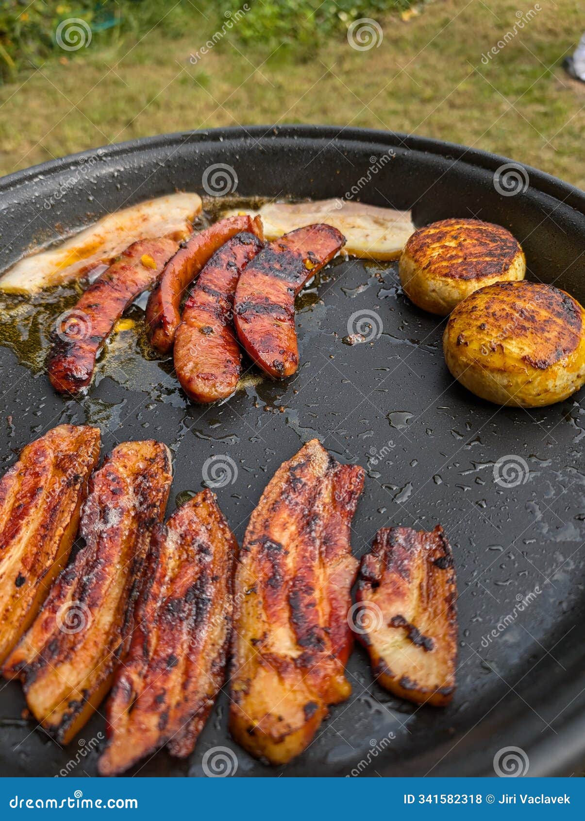 Grilled meat texture stock photo. Image of meat, hamburgers - 341582318