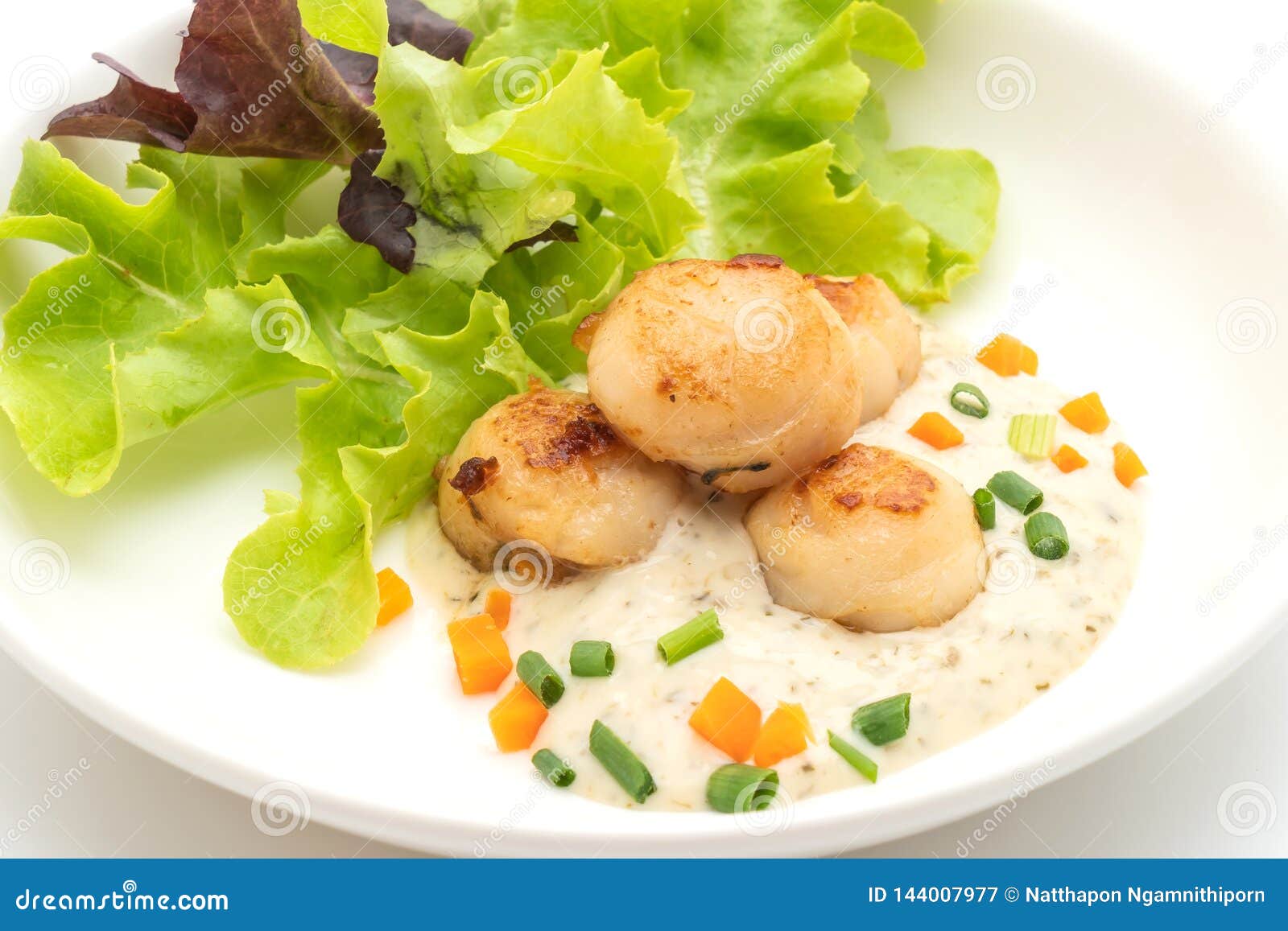 Grilled Scallops Shell with Vegetable Stock Image - Image of grilled ...