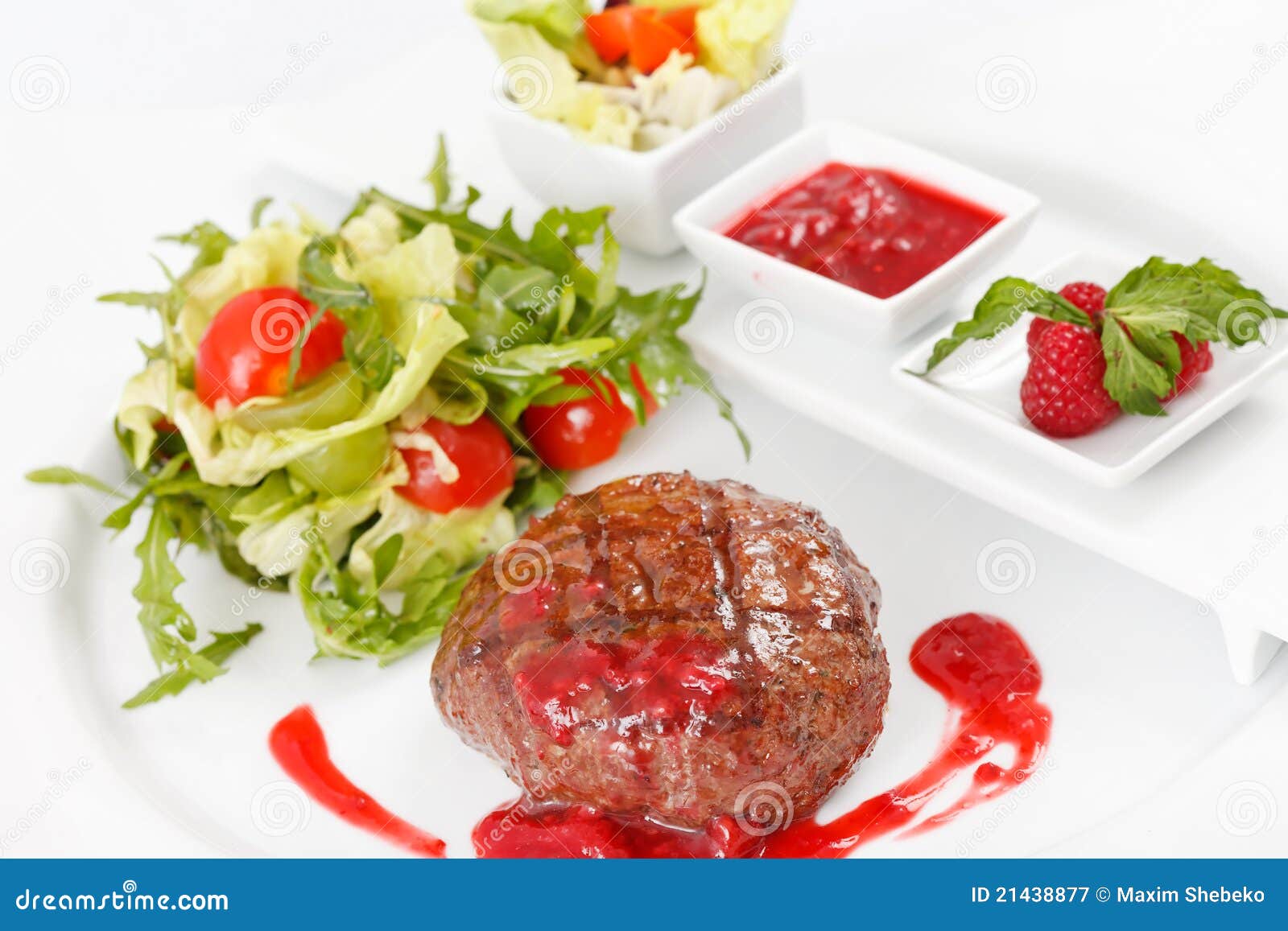 Grilled Steak with Vegetables Stock Image - Image of gourmet, lettuce ...