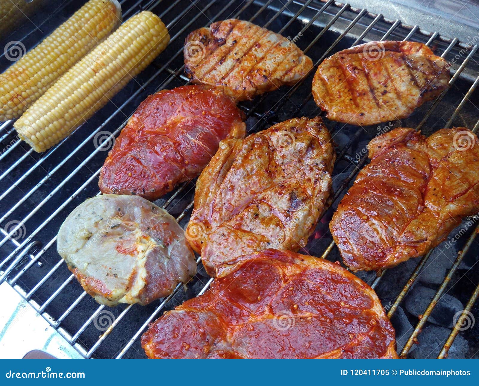 Grillen, Fleisch, Grill, Grillades Bild. Bild: 120411705