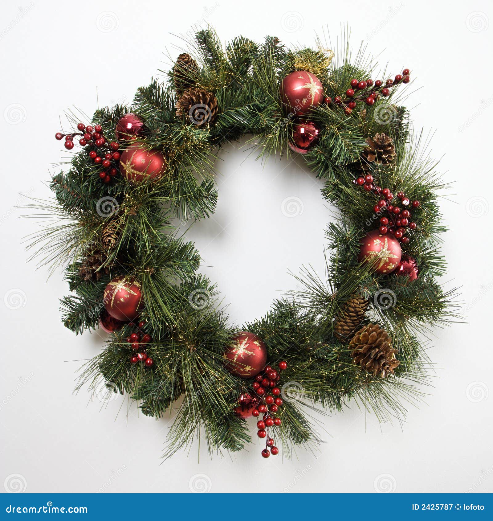 Grinalda do Natal. imagem de stock. Imagem de ornamentos - 2425787