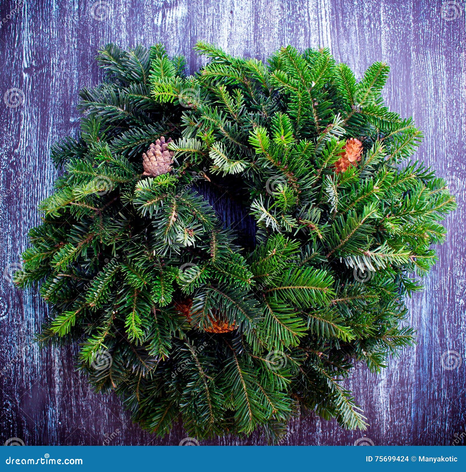 Grinalda do verde do Natal foto de stock. Imagem de grinalda - 75699424