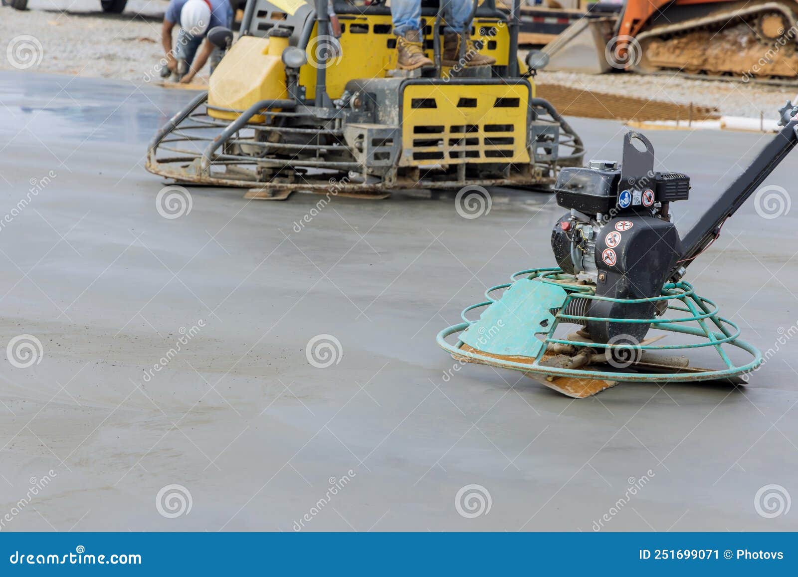The Plasterer Polishing Concrete Foundation Floor with Grinding Cement ...