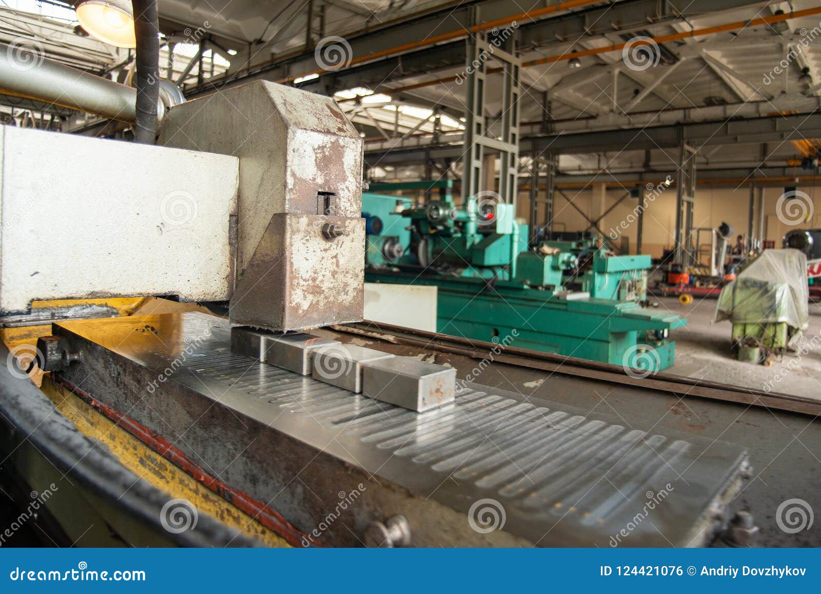 Grinding on the Machine Tool Metal Products, the Final Processing of ...
