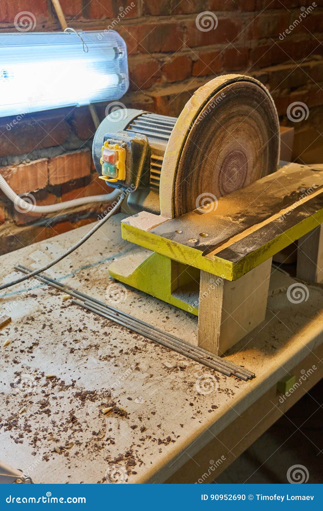 Grinding wheel with lamp stock photo. Image of bench - 90952690