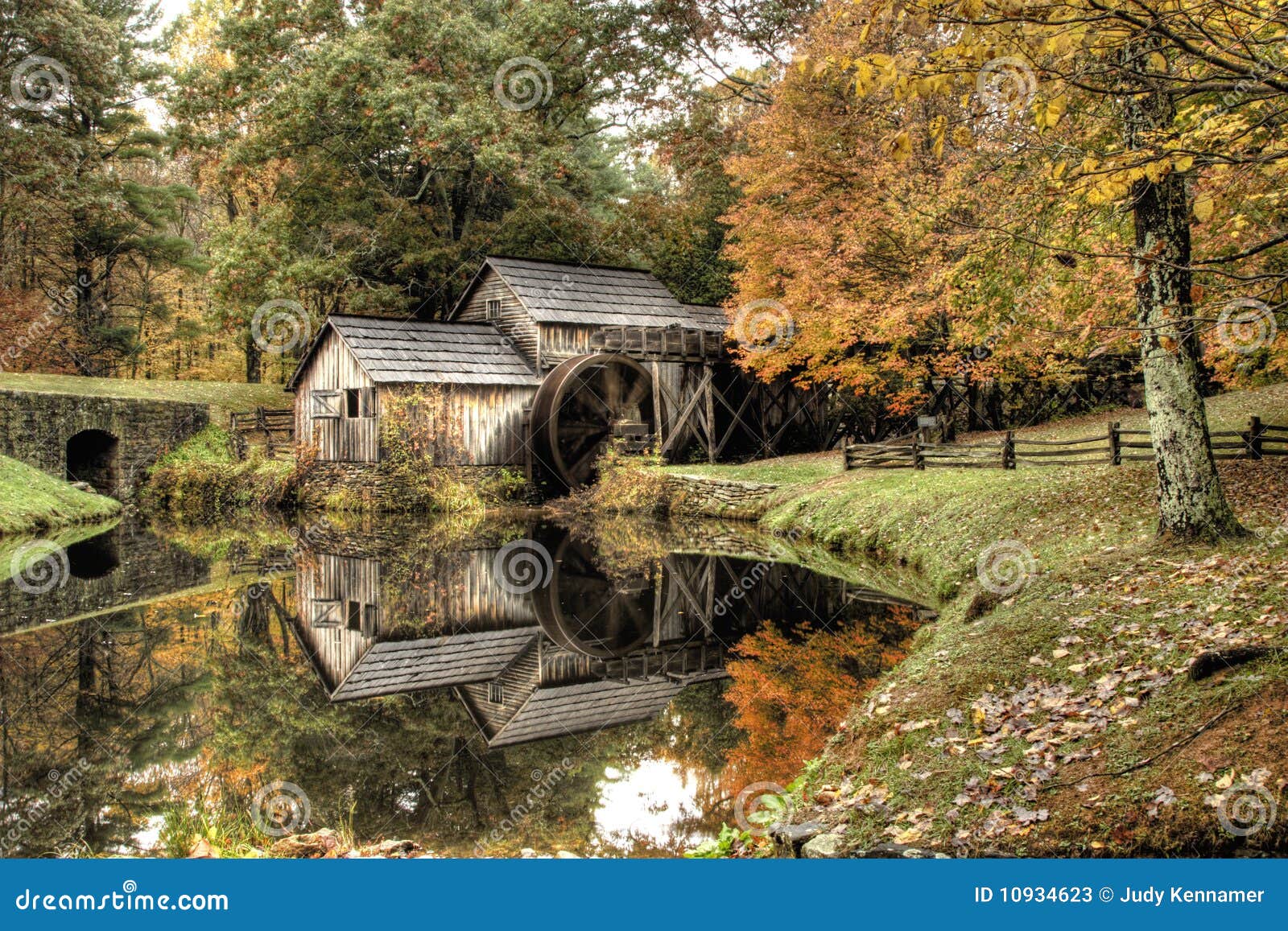 Grist Mill in Autumn stock image. Image of photographic - 10934623