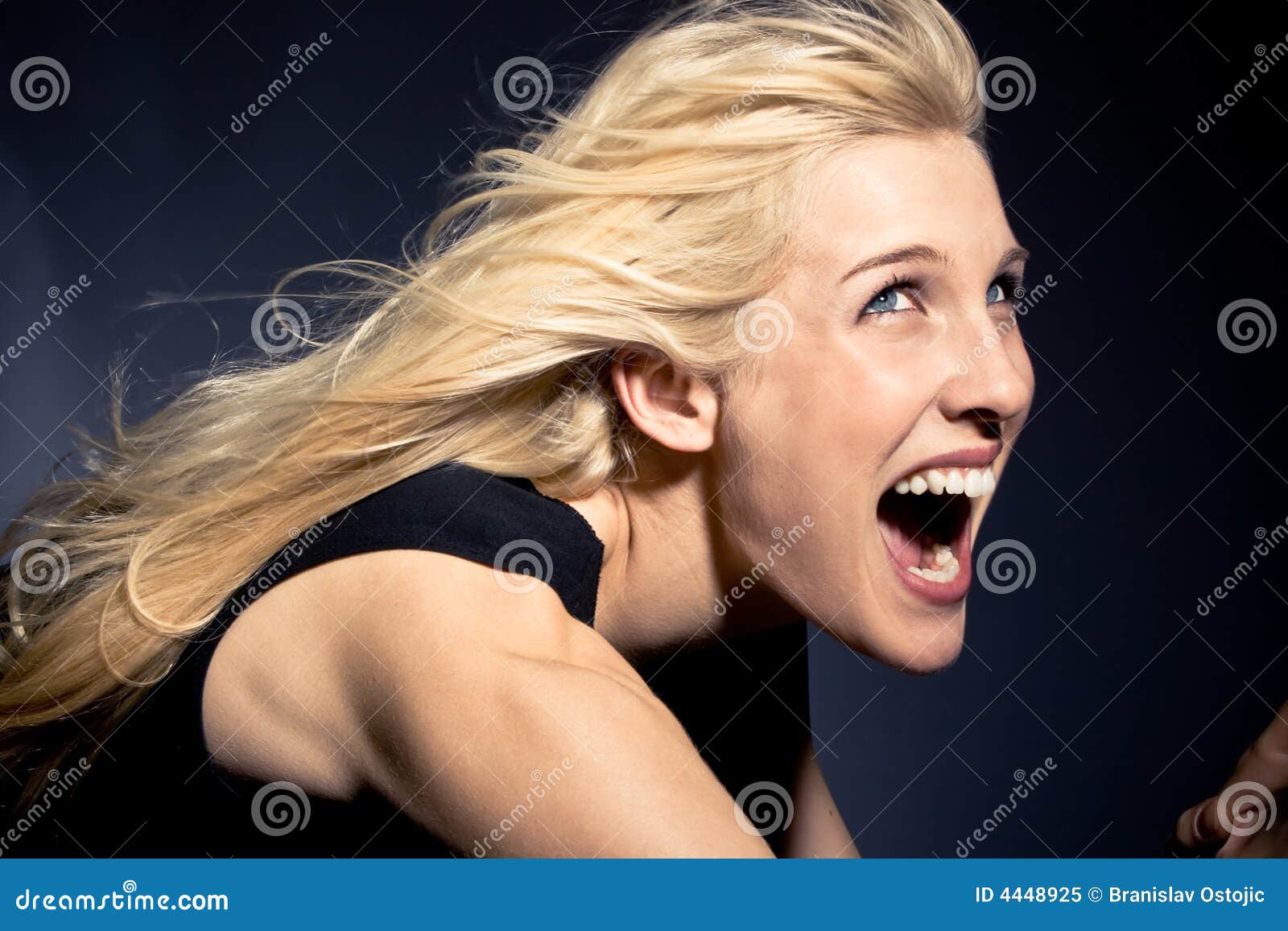 Gritar imagem de stock. Imagem de expressar, preto, povos - 4448925