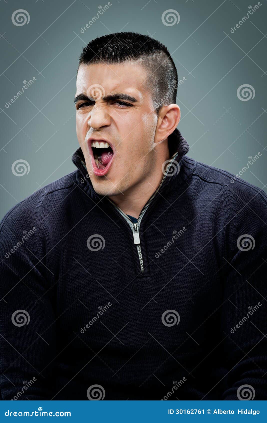 Grito grosero del hombre imagen de archivo. Imagen de vitalidad - 30162761