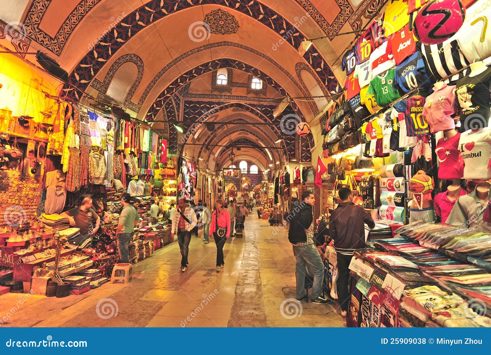 Großartiger Basar Istanbul redaktionelles stockfoto. Bild von fliesen ...