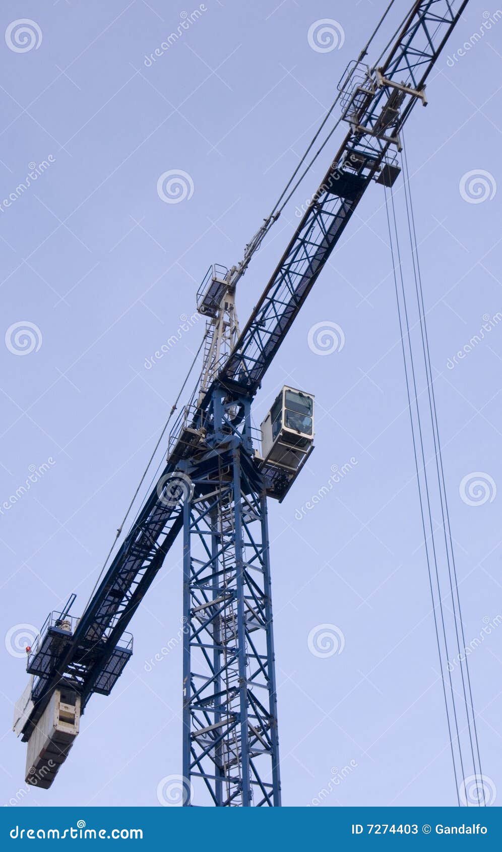 Großer blauer Kran stockbild. Bild von aufbau, hoch, arbeit - 7274403