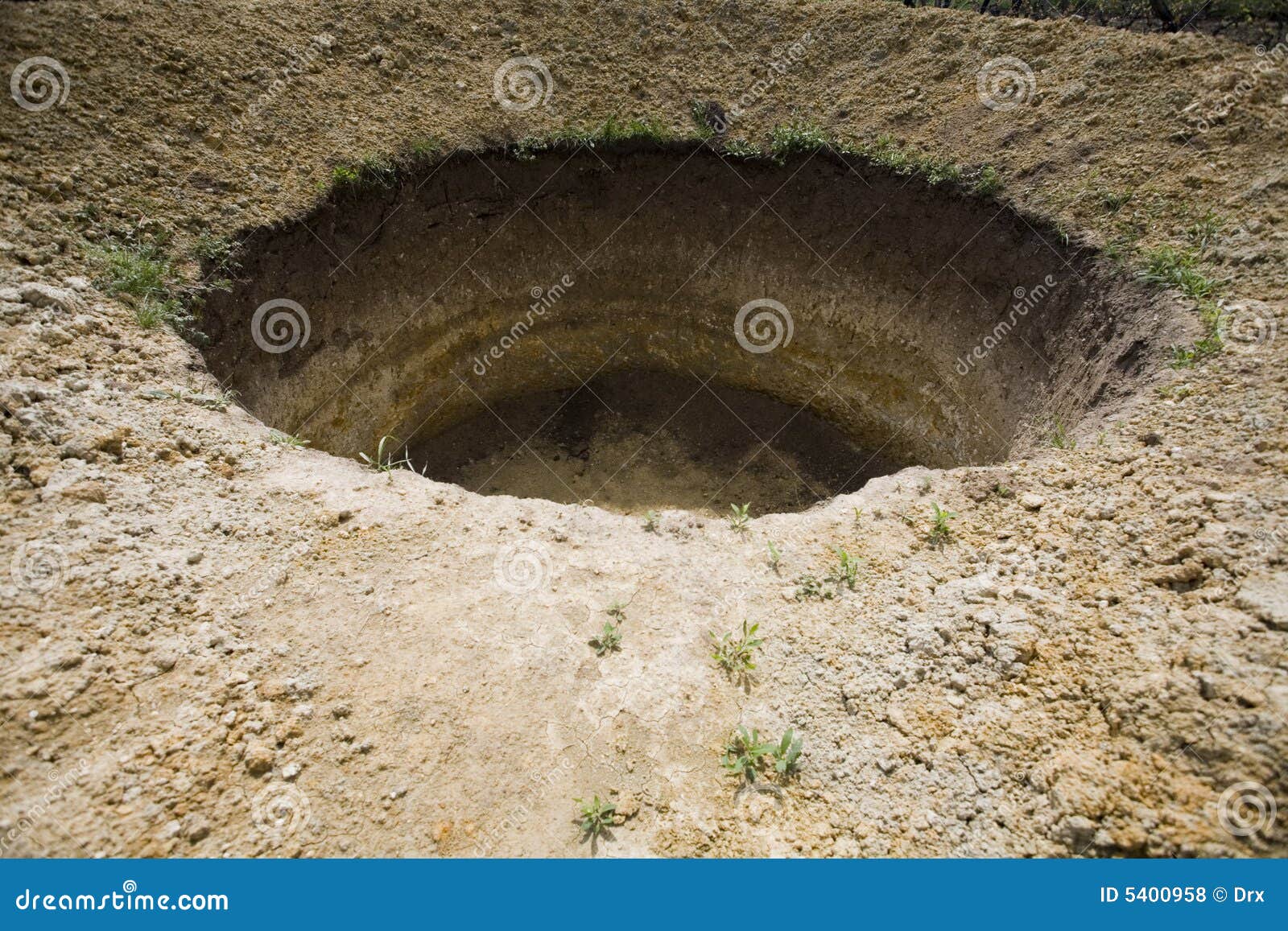 Großes Loch stockfoto. Bild von raum, speicherauszug, konstruieren ...