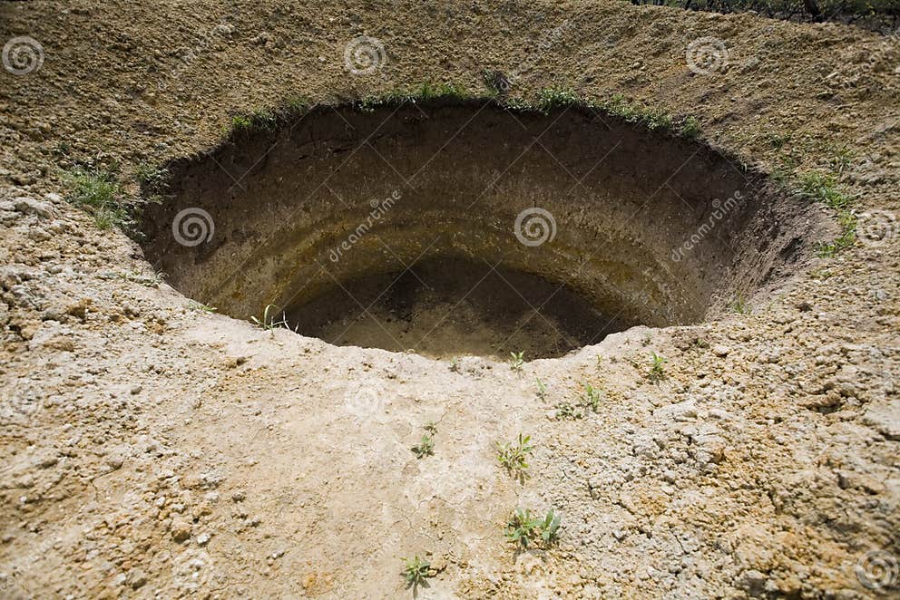 Großes Loch stockfoto. Bild von raum, speicherauszug, konstruieren ...