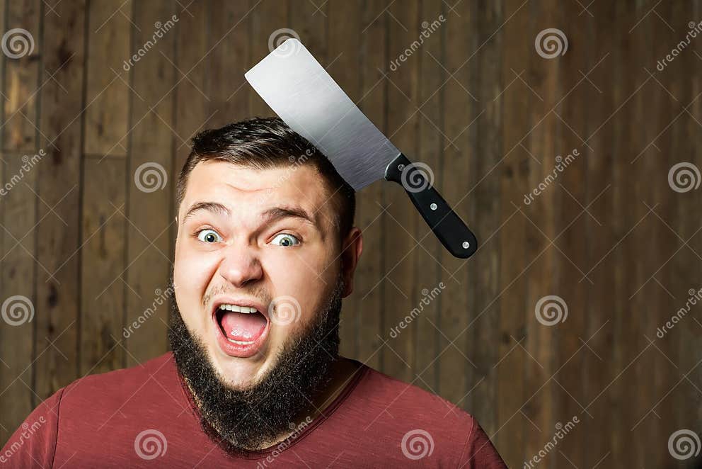 Grober Mann mit Messer stockbild. Bild von stattlich - 97374177