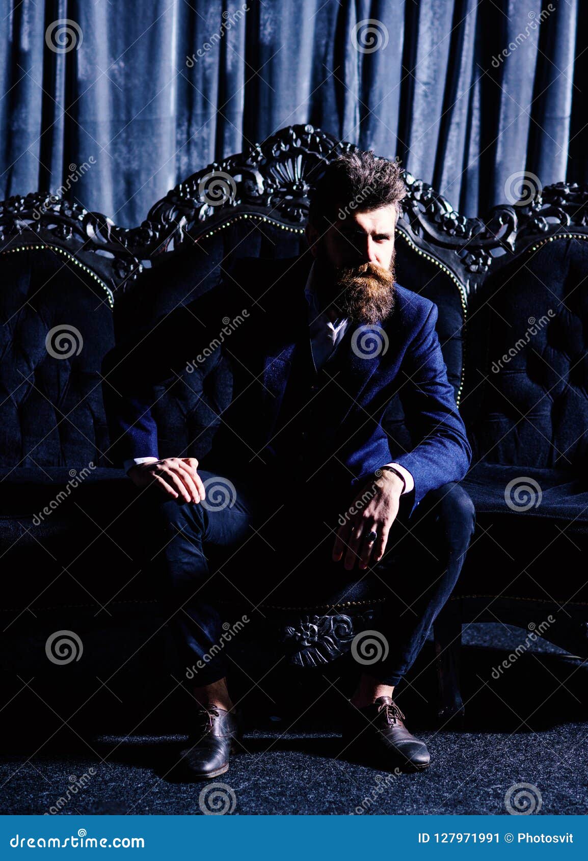 Grober Mann Oder Politiker Mit Langem Bart Stockbild - Bild von ...