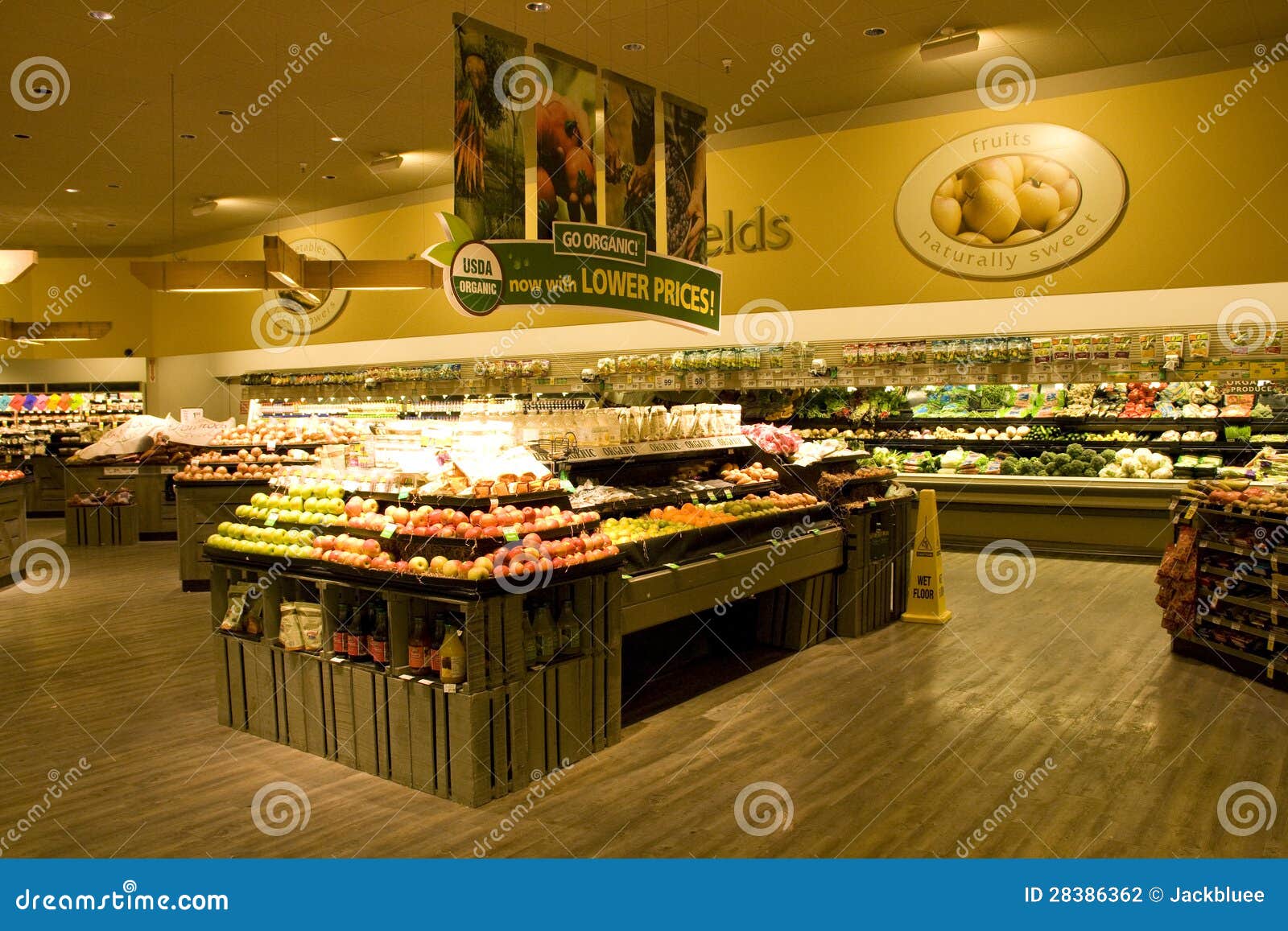 Grocery Store Candy Section Lindt Lindor Milk Editorial Photo ...