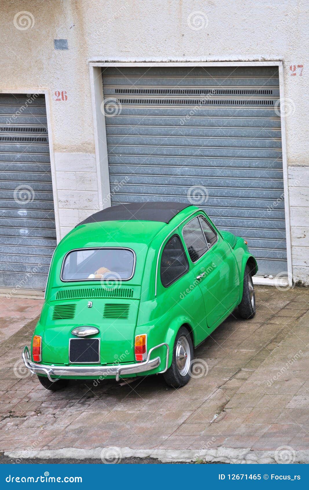 Groene Auto stock afbeelding. Image of milieu, schoon - 12671465