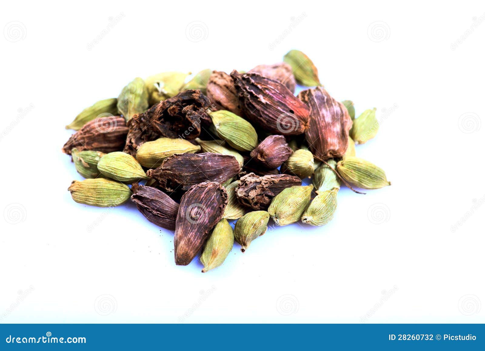Groene en zwarte kardemom stock foto. Image of gekleurd - 28260732