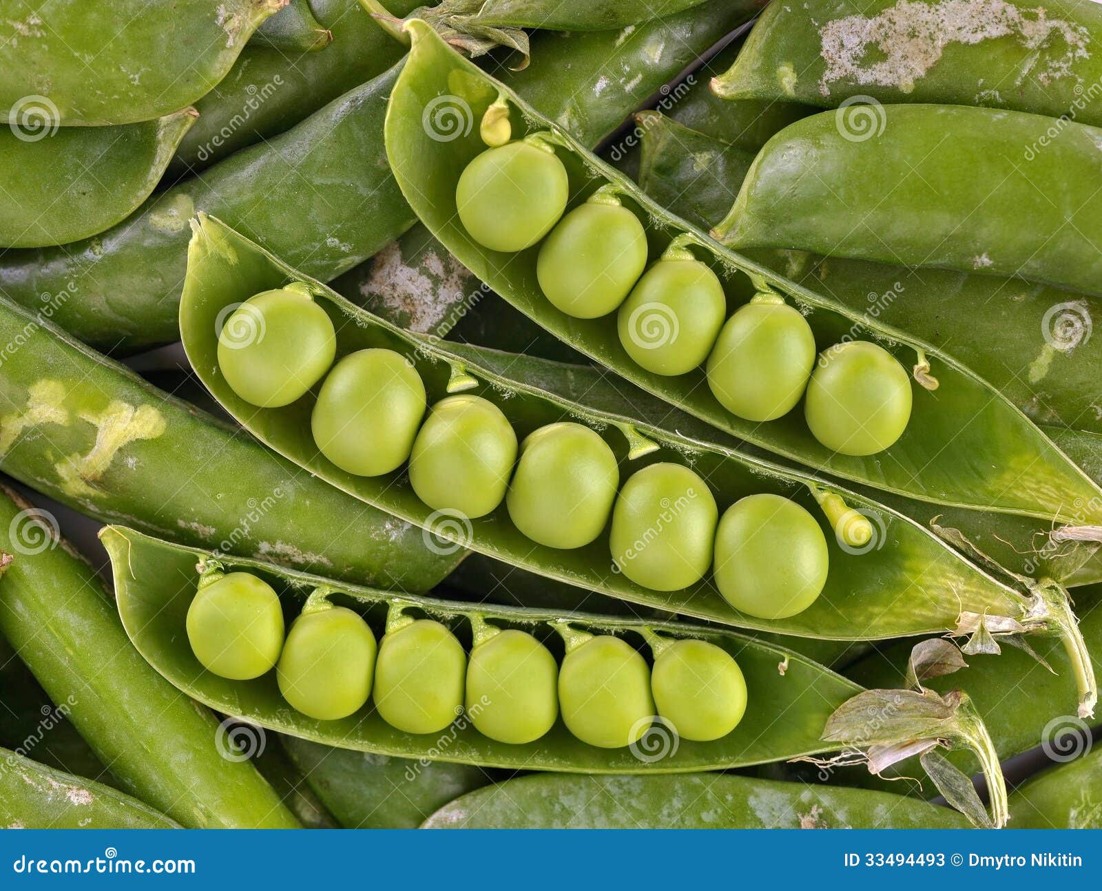 Groene erwten in peul stock afbeelding. Image of erwten - 33494493