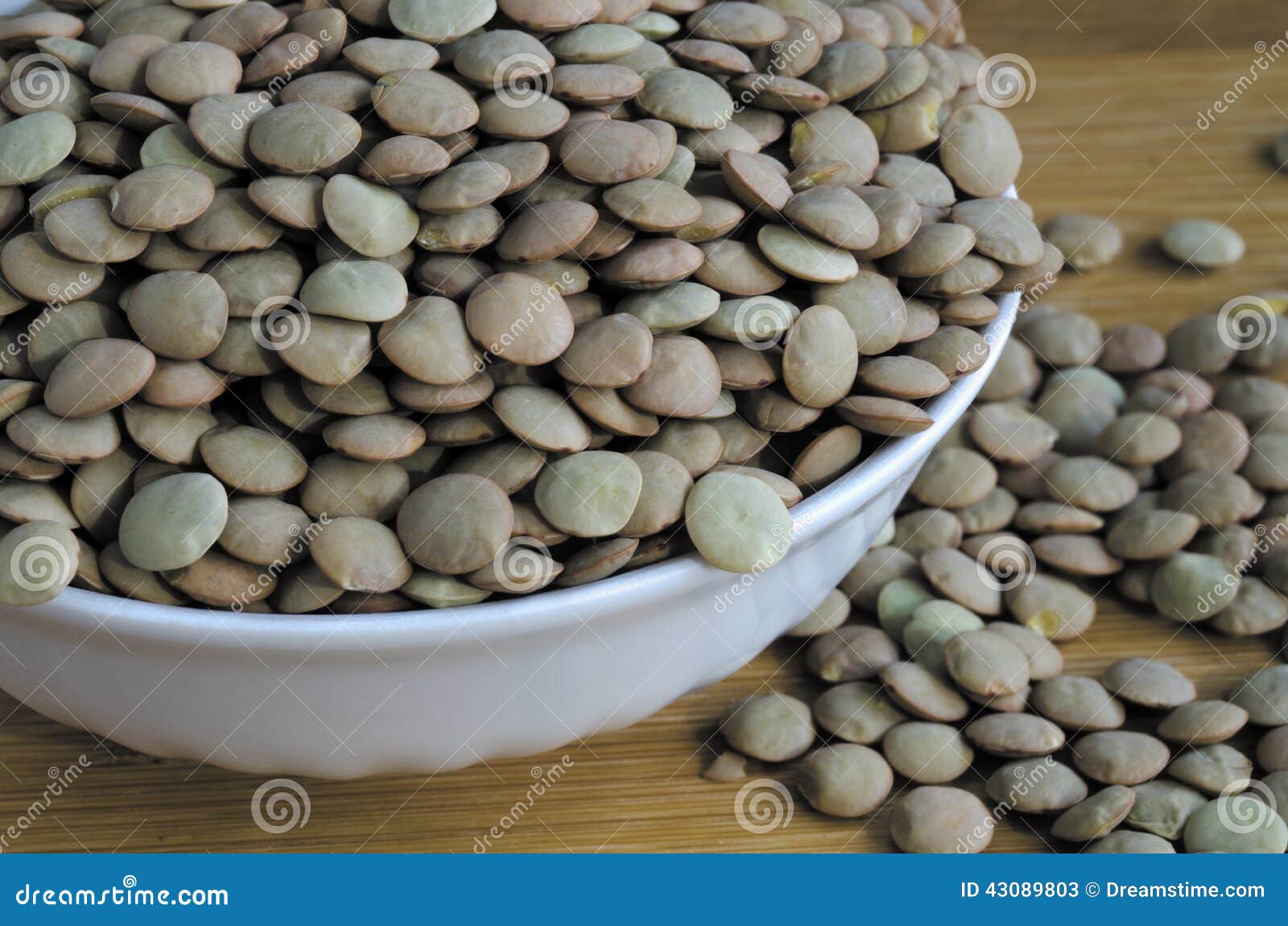 Groene linzen stock afbeelding. Image of mineralen, droog - 43089803