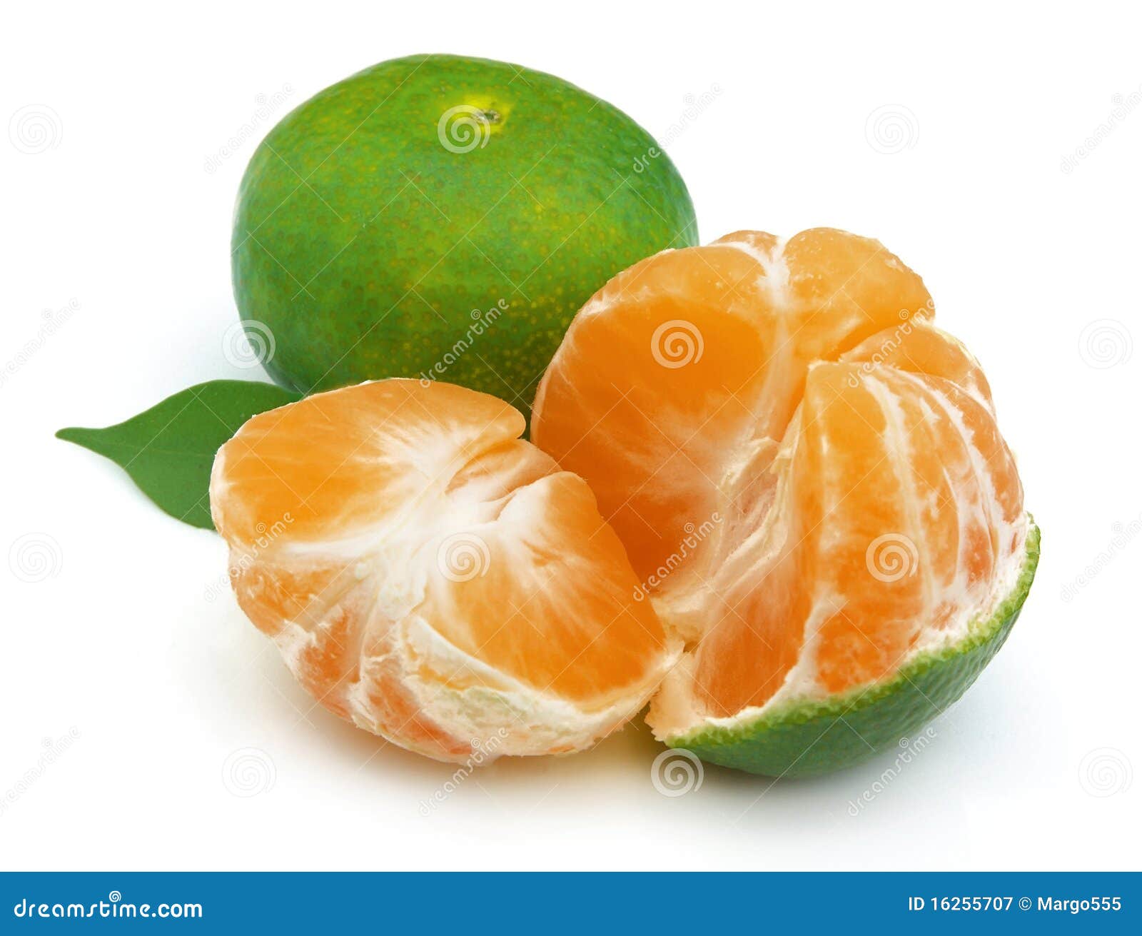 Groene mandarijnen stock afbeelding. Image of sinaasappel - 16255707