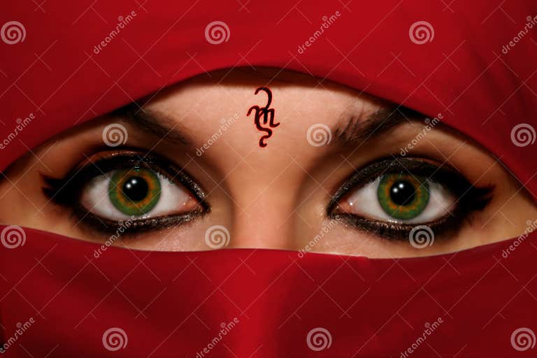 Groene Ogen stock foto. Image of bescheiden, dame, mousseline - 42098