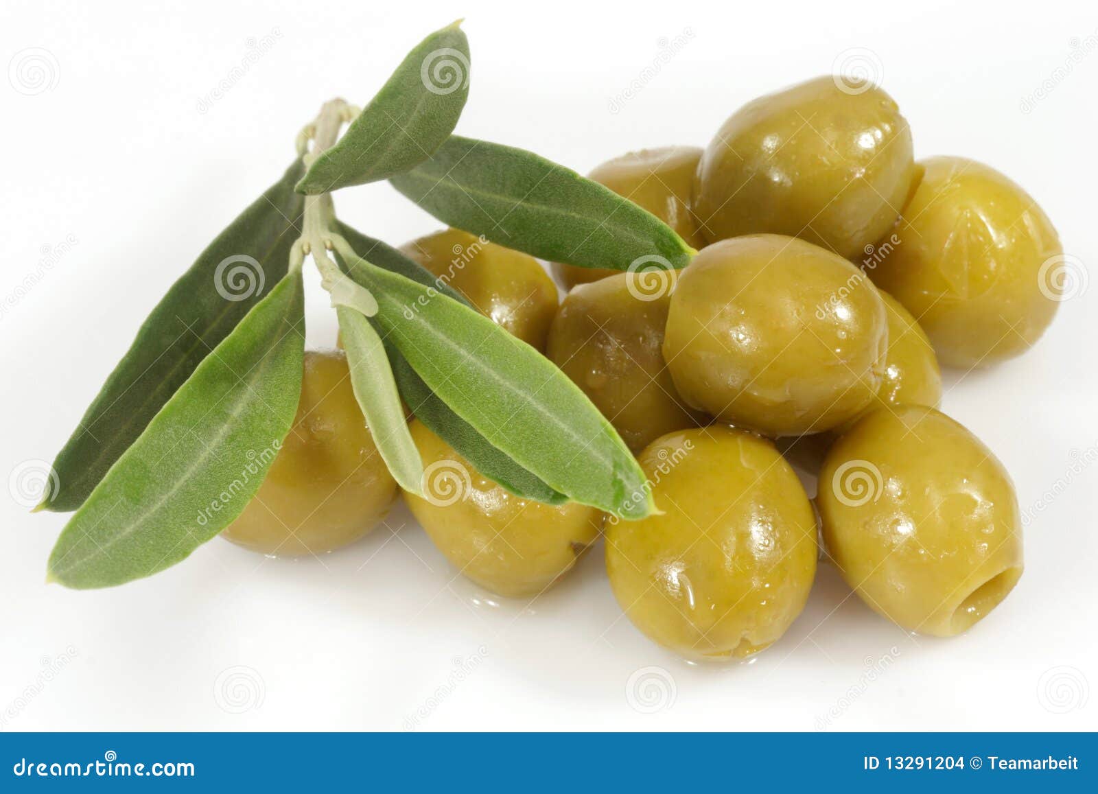 Groene Olijven Met Olijftak Stock Foto - Image of kruidig, voeding ...