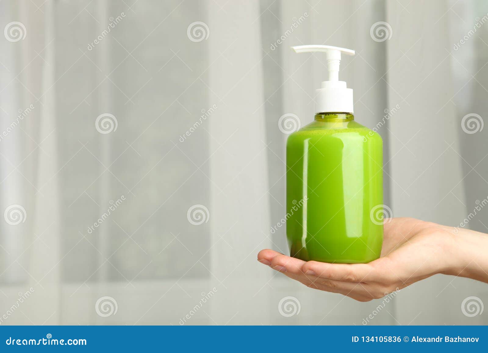 Groene vloeibare zeep stock foto. Image of groen, naughty - 134105836