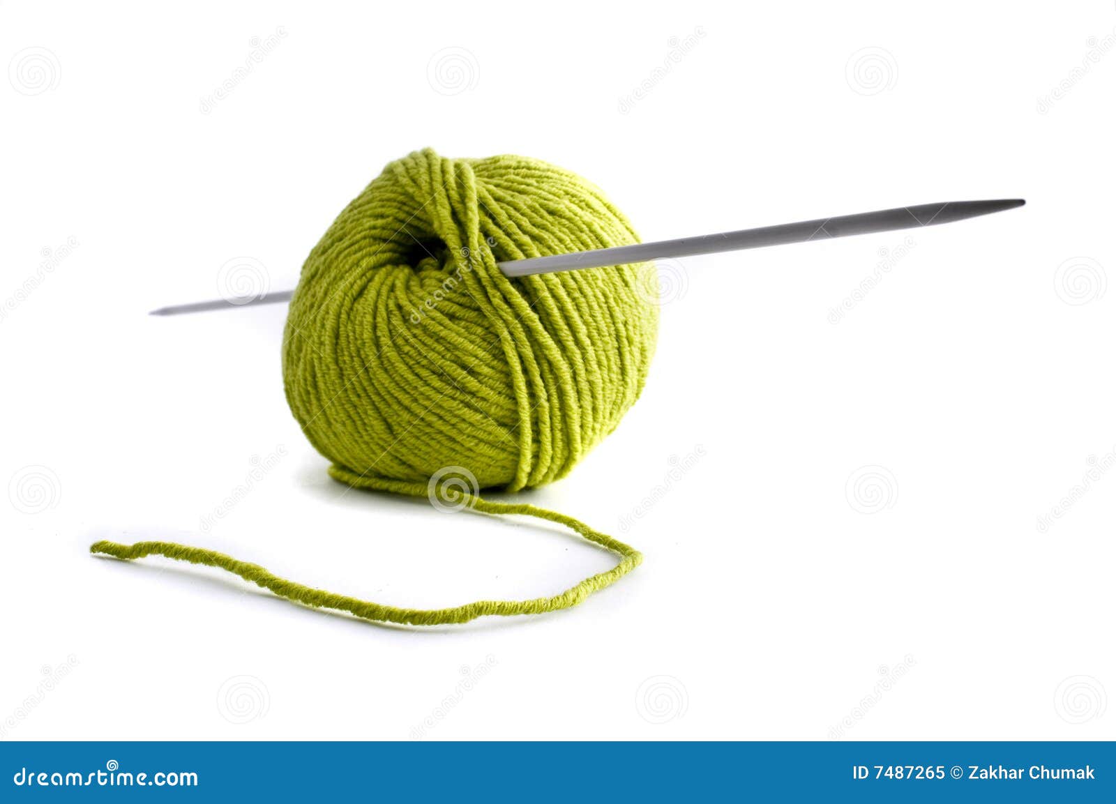 Groene wol en naald stock afbeelding. Image of naalden - 7487265