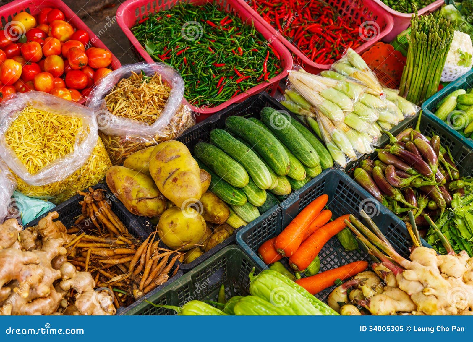 Groente in marktkraam stock afbeelding. Image of markt - 34005305