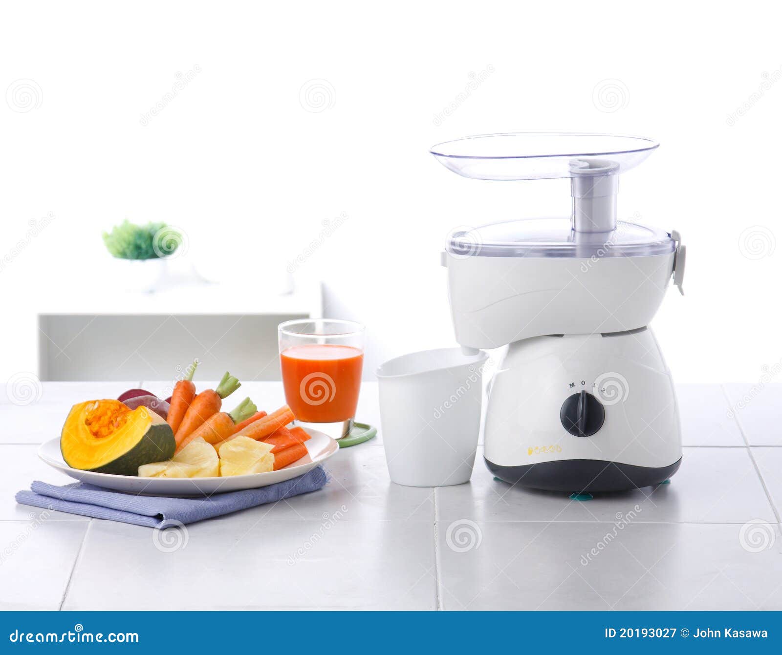 Groenten En De Machine Van De Sapmixer Stock Afbeelding - Image of melk ...