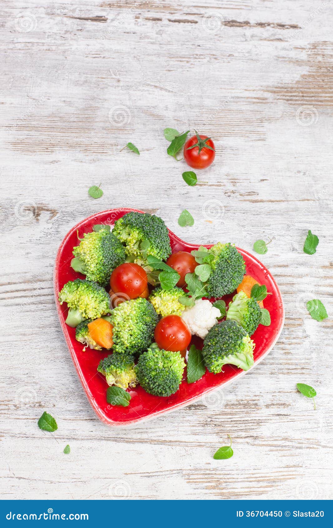 Groenten in Hart Gevormde Plaat Stock Foto - Image of voorgerecht ...