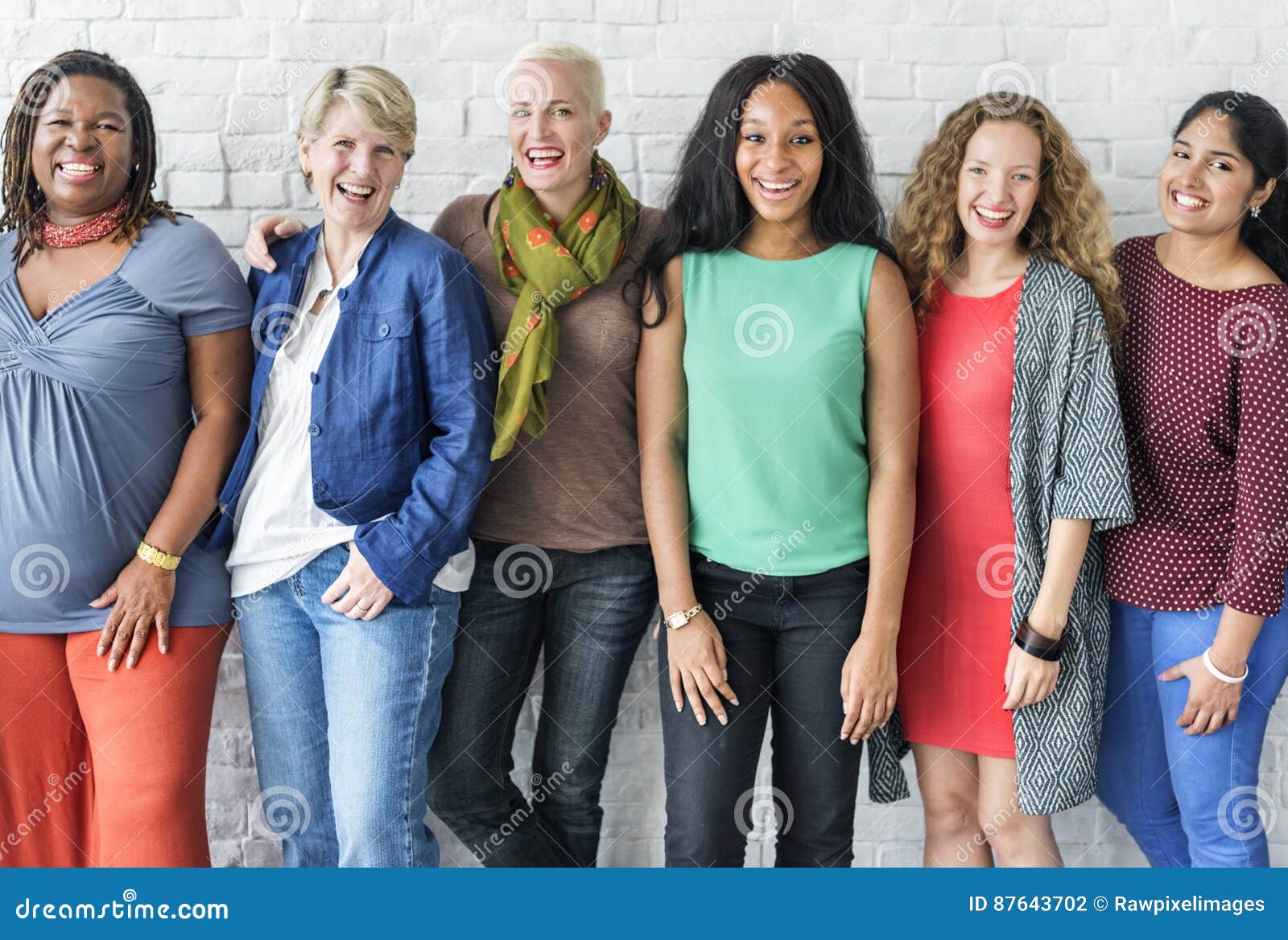 Groep Het Vrolijke Concept Van Het Vrouwengeluk Stock Foto - Image of ...