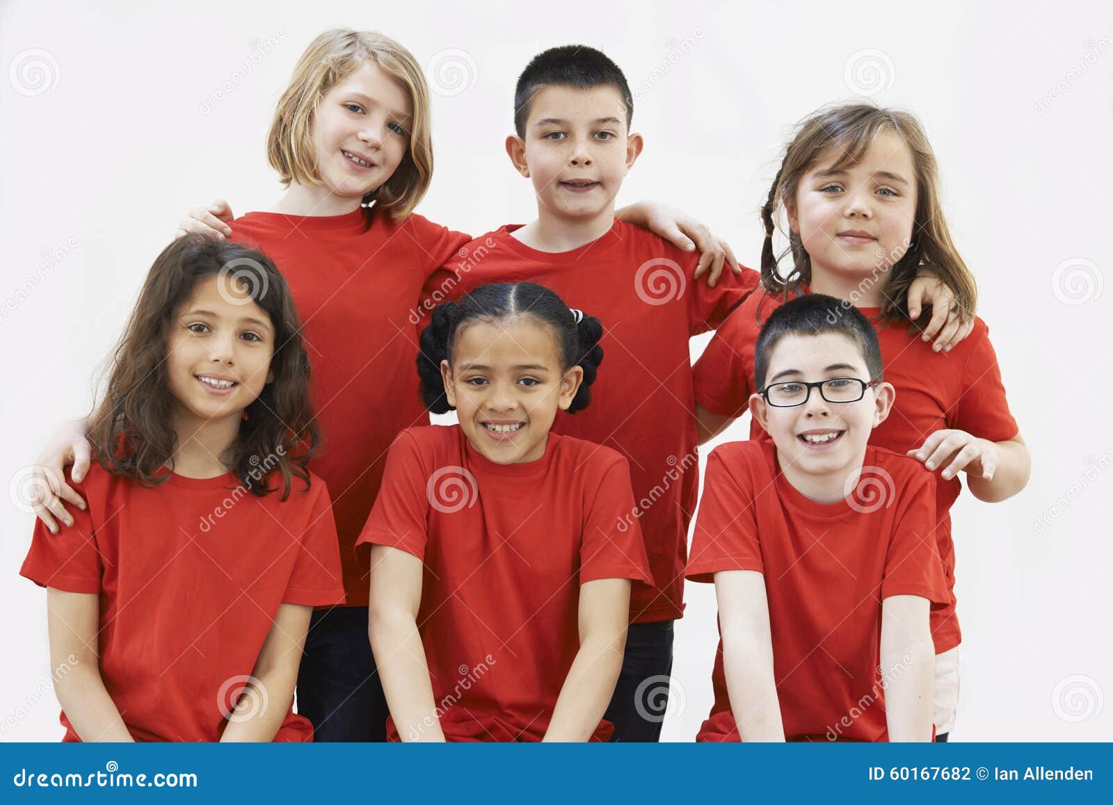 Groep Kinderen Die Drama Van Workshop Samen Genieten Stock Foto - Image ...