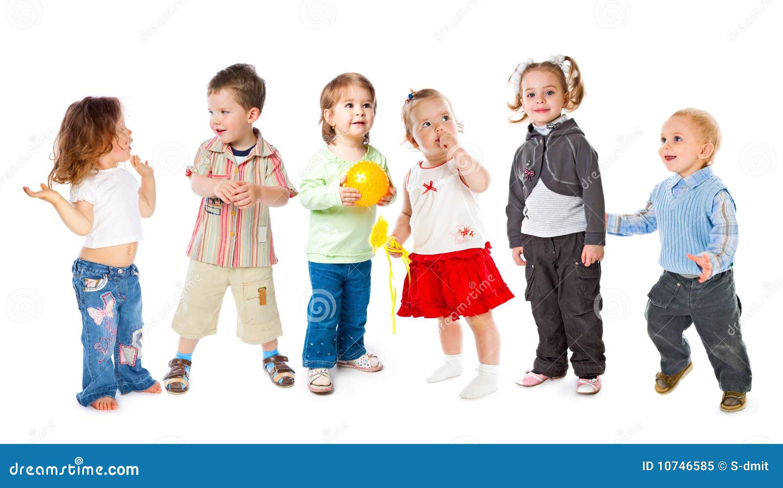 Groep kleine kinderen stock afbeelding. Image of achtergrond - 10746585
