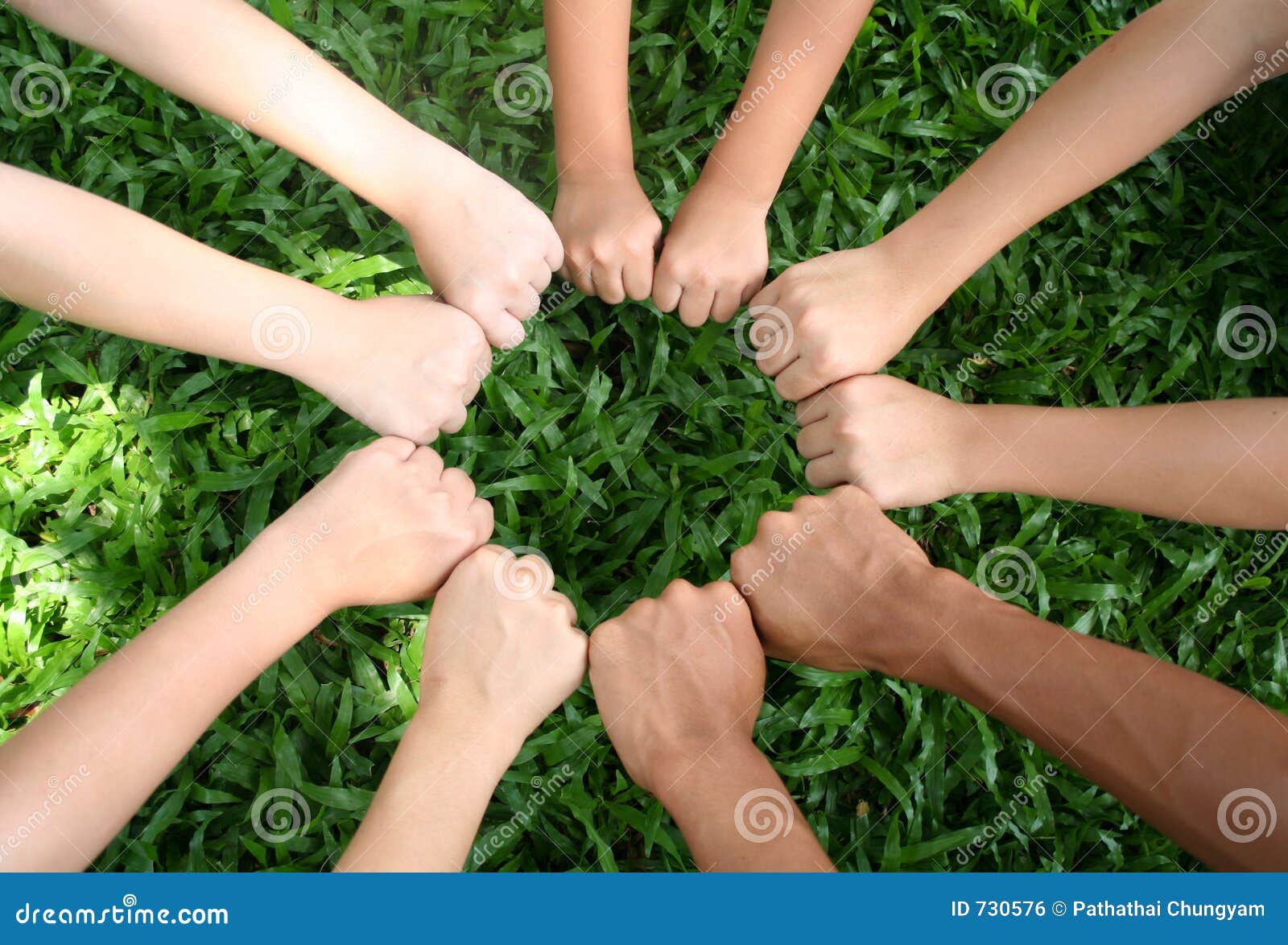 Groepswerk stock foto. Image of kinderen, vrede, cirkel - 730576