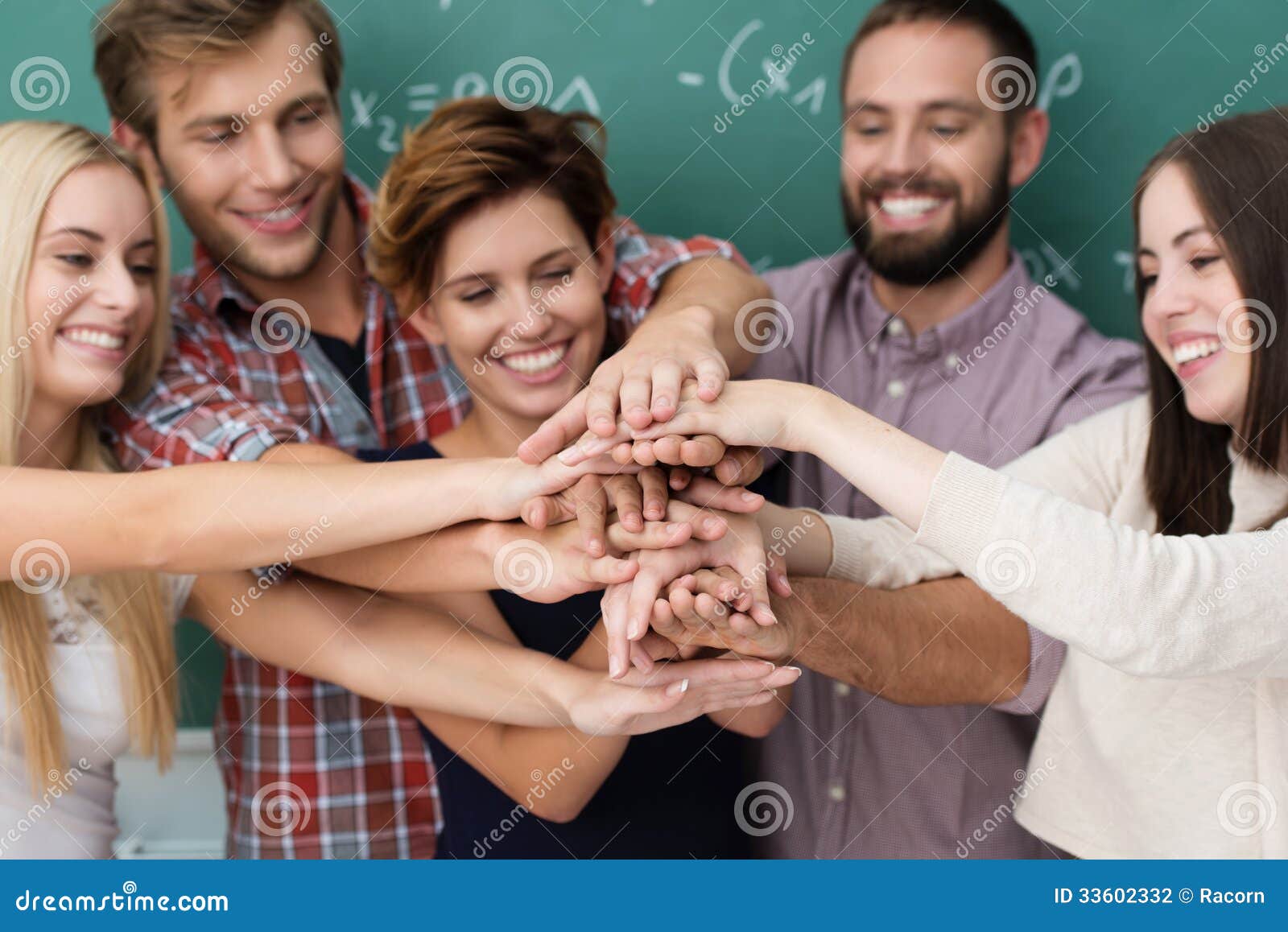 Groepswerk En Samenwerking Onder Studenten Stock Foto - Image of ...