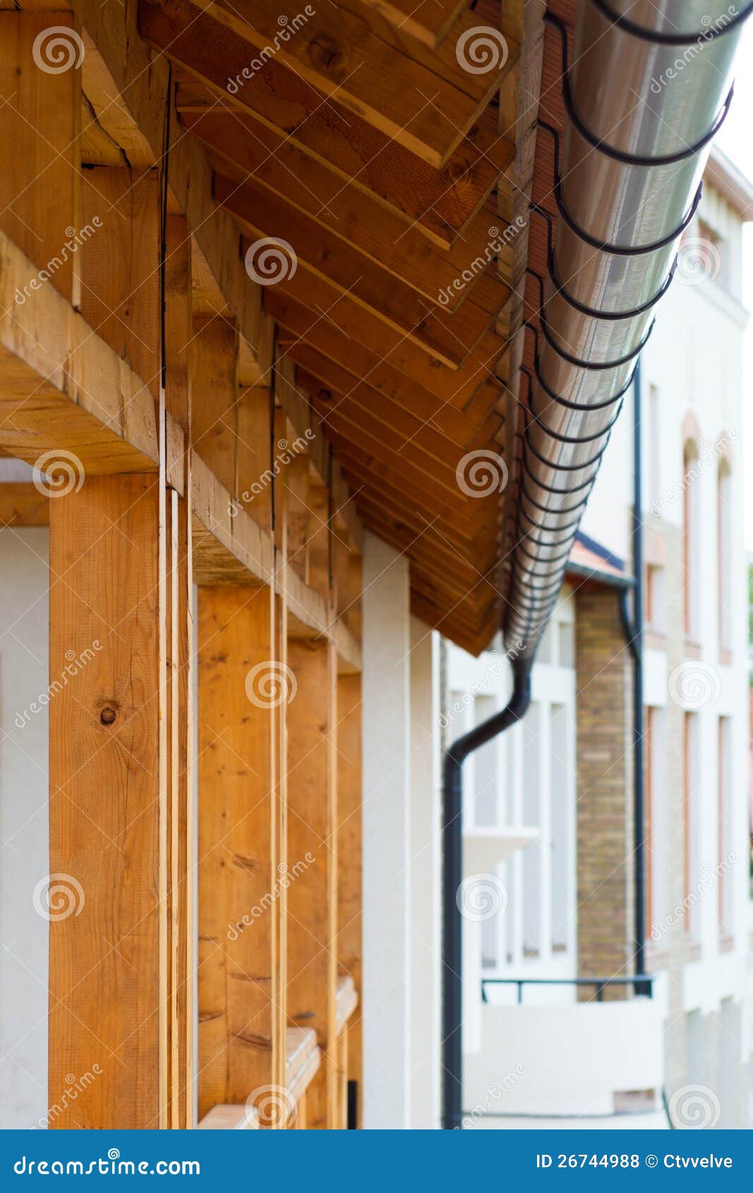 Grondaia del tetto fotografia stock. Immagine di burrone - 26744988